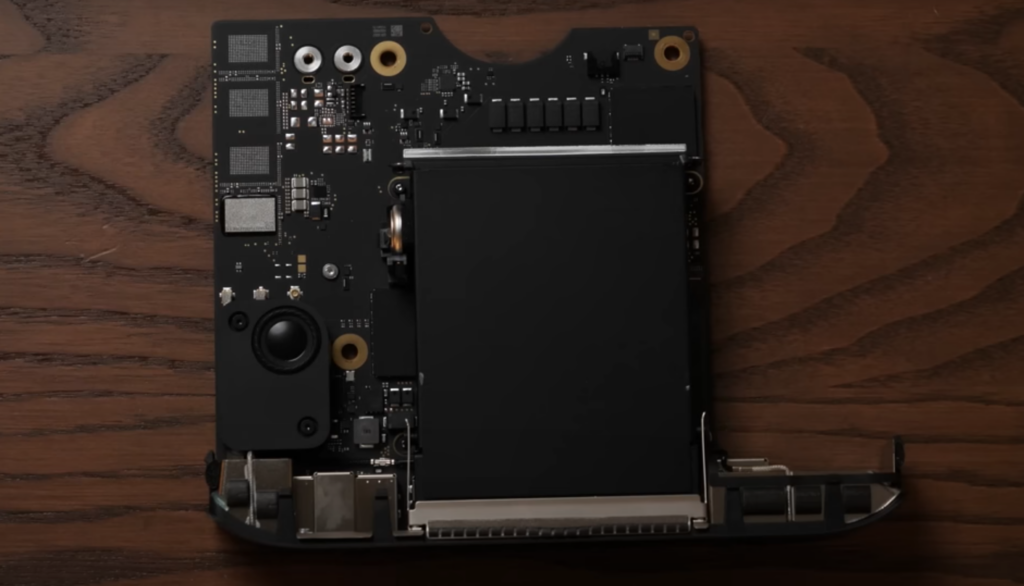 Een blik achter de schermen: onze teardown van de nieuwe Mac Mini M2 ...